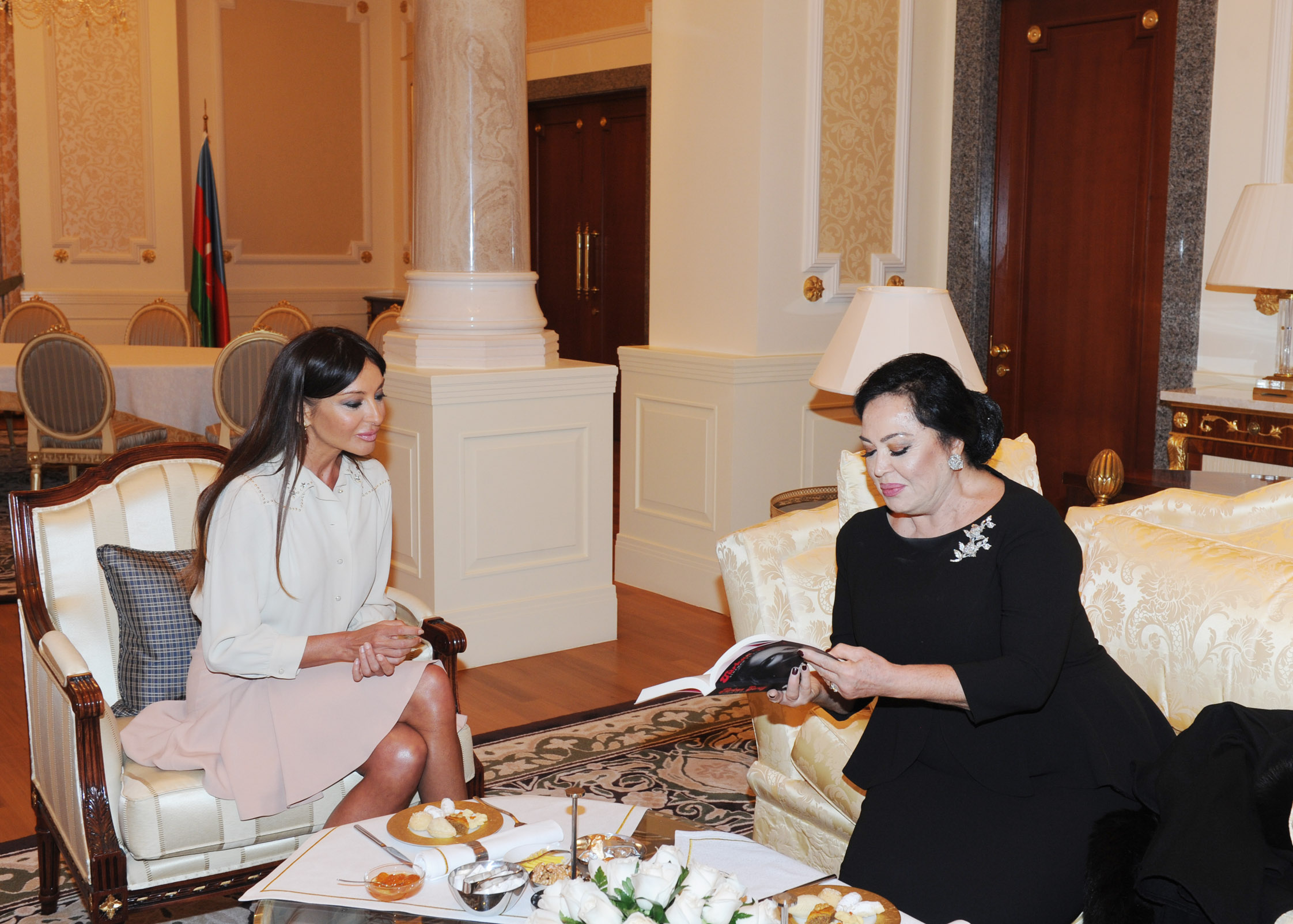 Azerbaijan's first lady Mehriban Aliyeva meets Turkish film actress Turkan Soray